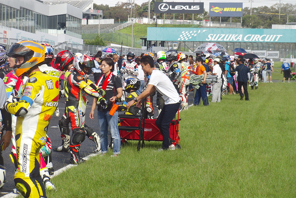 HRCゲストチームによるMini-Moto4耐参戦 | HRC