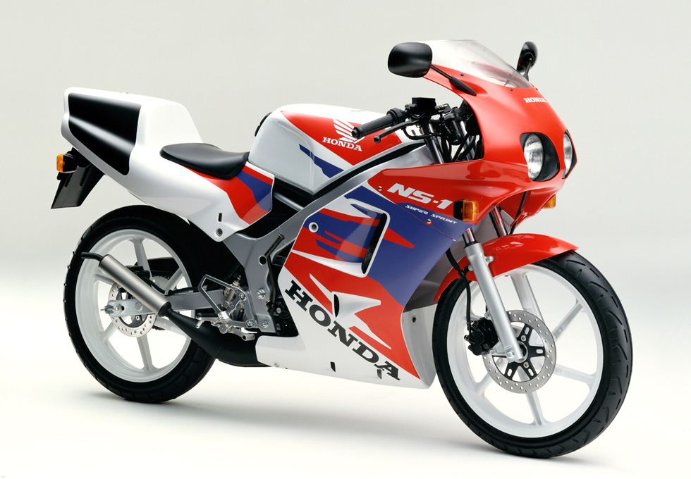 Honda | メットイン機能内蔵の原付ロードスポーツバイク 「ホンダ NS-1」にデュアルヘッドライトを採用し発売