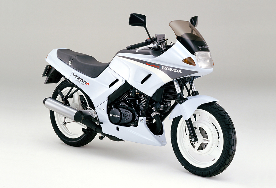 Honda | ホンダ・VT250Fシリーズに新車体色を追加 特別仕様限定車も合わせて発売