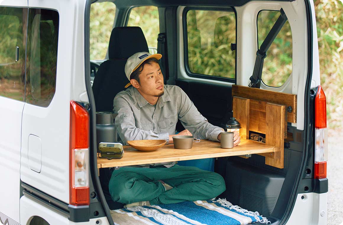 【自作】N-VANの荷室をキャンプ仕様にアレンジ！便利な2WAYテーブル（作り方） | Hondaキャンプ | Honda公式サイト
